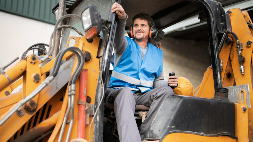 How Excavator Hire Saves Time and Money on Earthmoving Jobs - Novazant